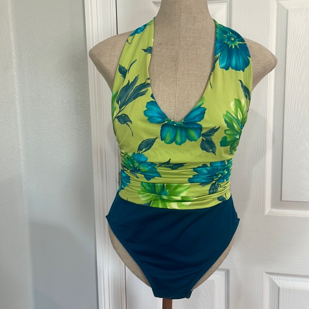 Miracle Suit One Piece Swimsuit Floral Bathing Suit H… - Gem